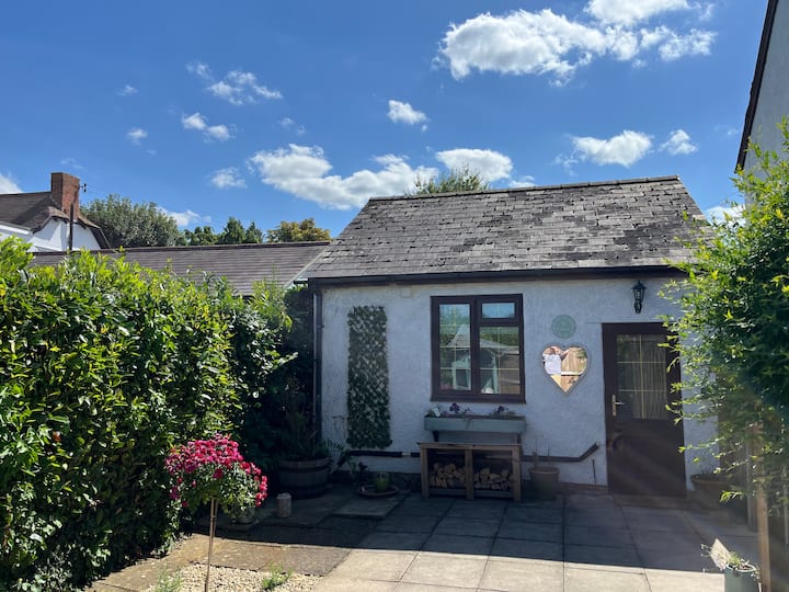 The Burrow - Gloucester, UK