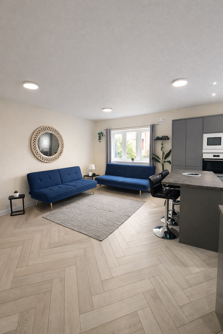 Comfortable 2-bed Flat For Long Stays · Bury - Bury