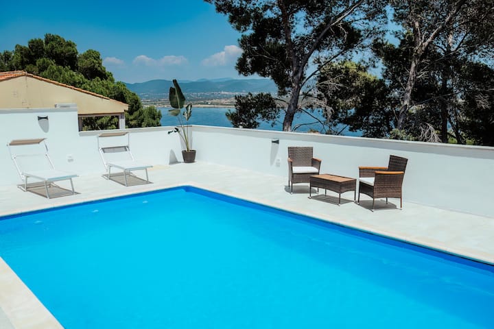 Elegante Appartamento Panoramico Con Balcone - Cerdeña