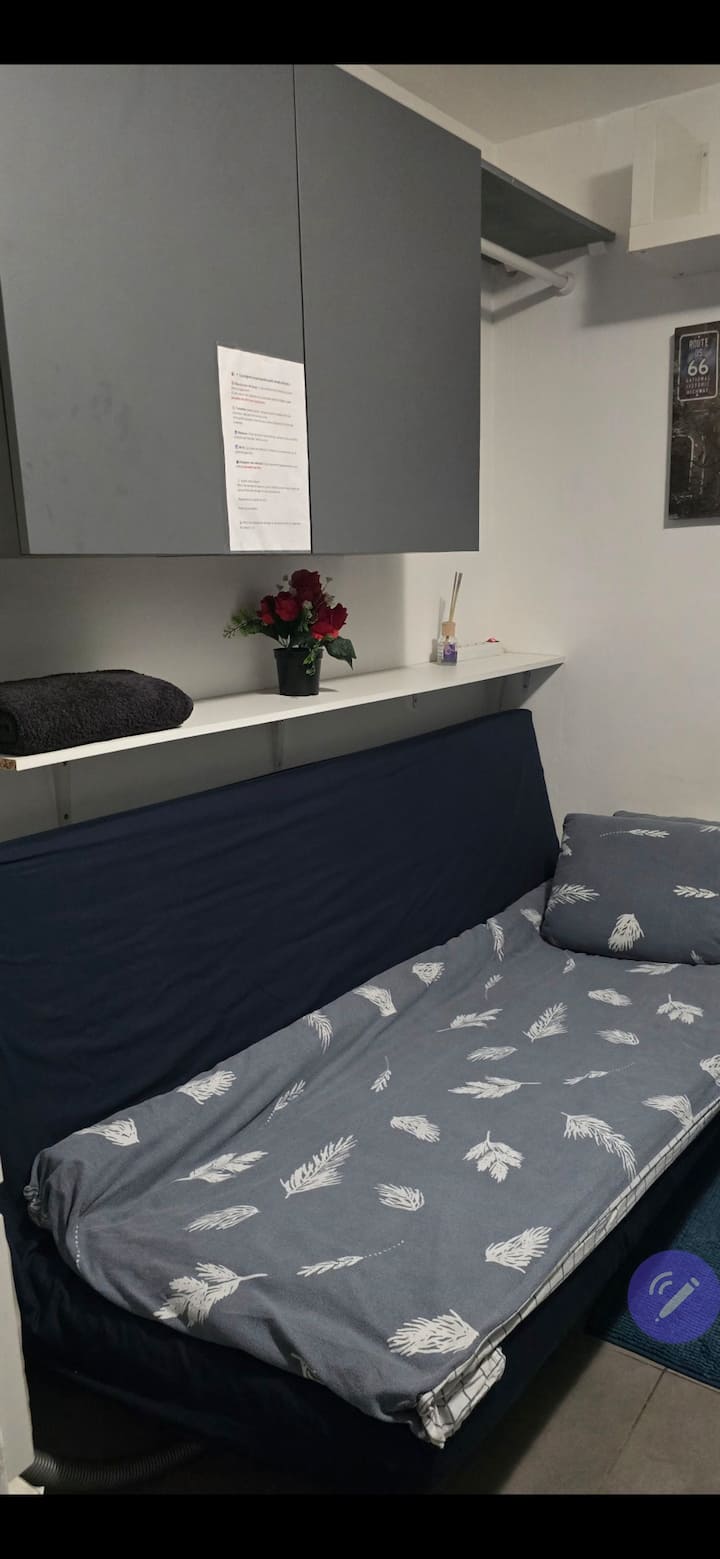 Petit Studio Indiv. 12m2 Rdj + Place De Parking. - Vitrolles