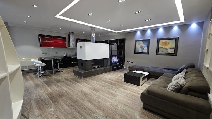 Xplore Xpress • Center 3bdr - Tirana