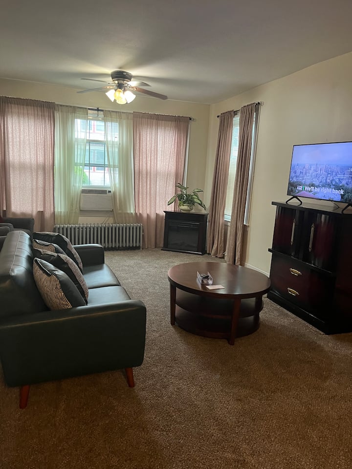 Great Space! Ez Commuter Access - Newark, NJ