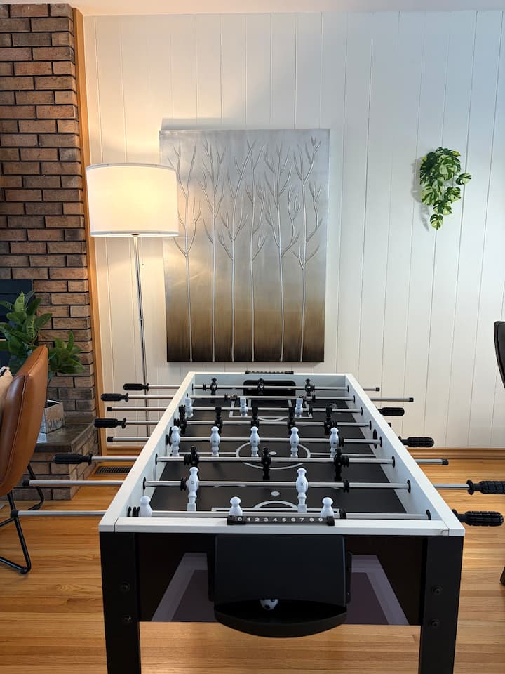 Walk Uofc| Ac| Sleeps 6| Patio| Parking| 13 Min Dt - Calgary