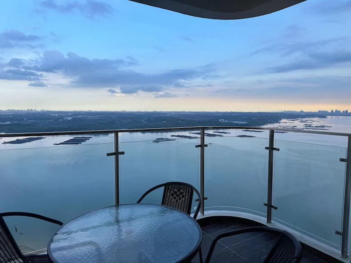 Royal Strand Full Seaview Unit W 2carpark 3br10px - Jurong East