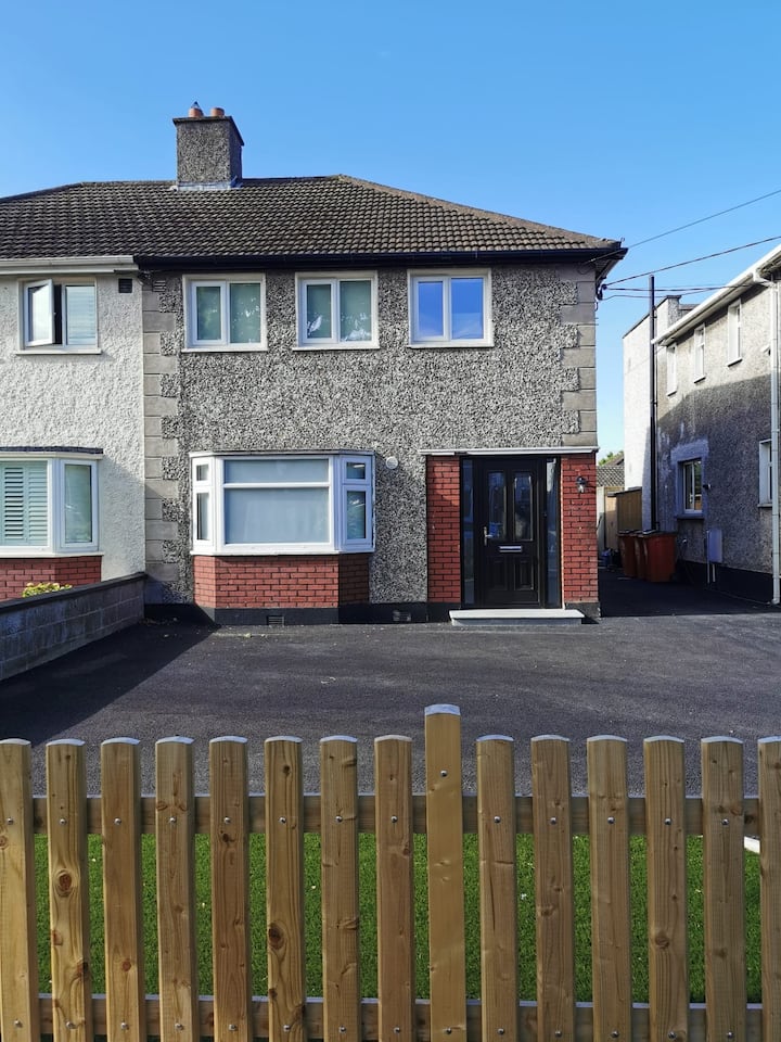 4 Bedroom House In Santry - Dublin