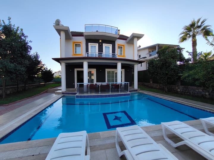 ÇAlış Plajında Villa Star - Fethiye