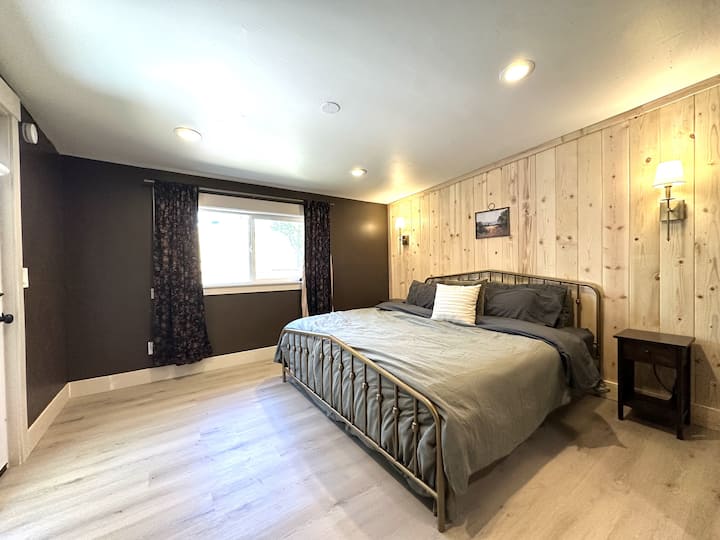 Freshly Renovated Family Home With Game Room - Spring Valley, CA