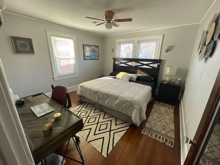 Spacious Trendy King Bedroom - Détroit, MI