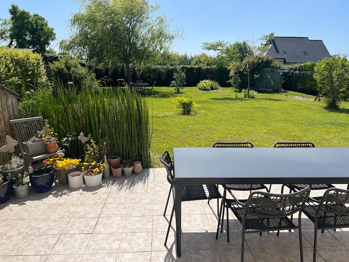 Maison Avec Jardin En Baie Du Mont St Michel - Hirel