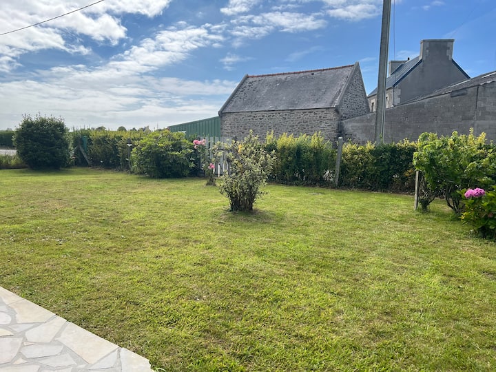 Chez Louis Proche De La Mer Et Du Gr34 - Kerlouan