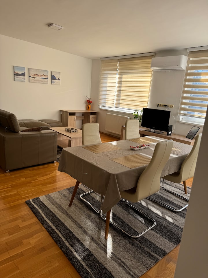 Spacious Apartment In Bulevar, Ilidža-sarajevo - Sarajevo