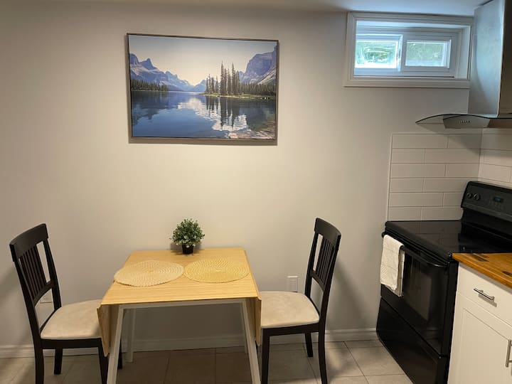 Cozy Guest Suite - Calgary