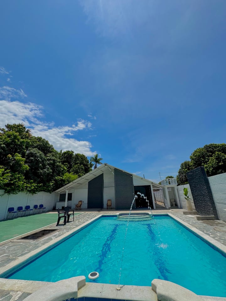 Villa Con Piscina - Girardot