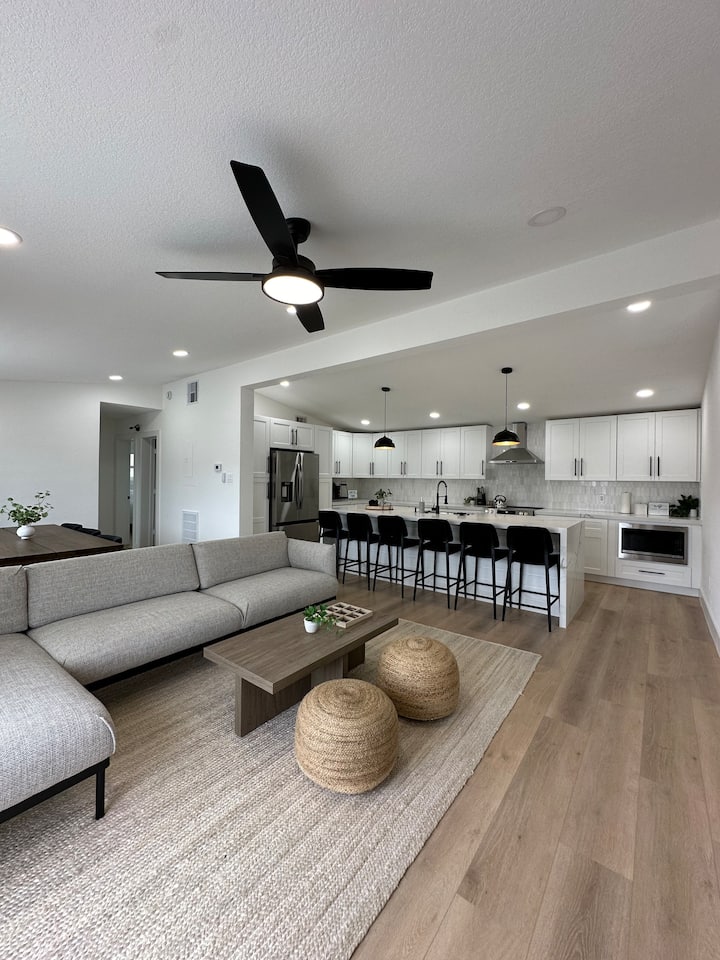 Modern House With Beach Views! - Jamaica Beach, Galveston