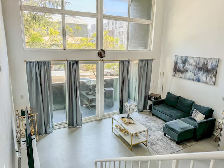 Beautiful Loft In Little Italy Sd With Parking - La Playa - San Diego