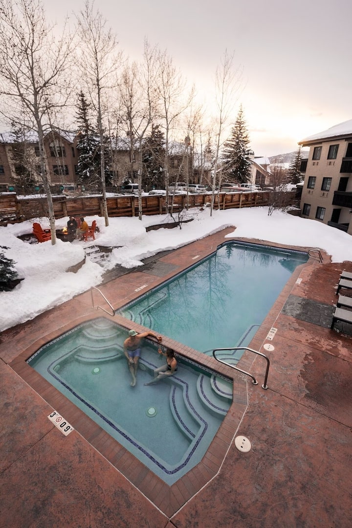 Two Queen With Mtn View, Steps To Gondola, 2 Units - Steamboat Springs, CO