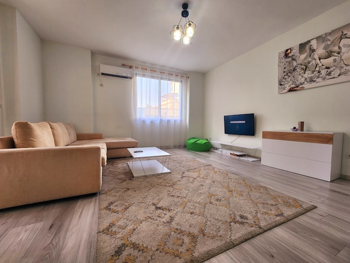 Grande Expo Flat W/ 24h Checkin - Albania