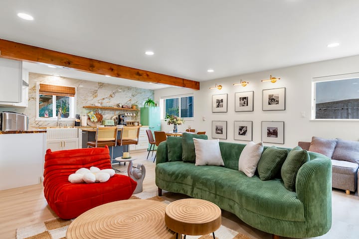 2 King Suite|bbq | Free Parking| 93 Walking Score - Seattle, WA