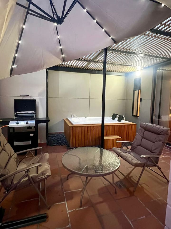 Moderno Apartamento Con Jacuzzi - Medellín