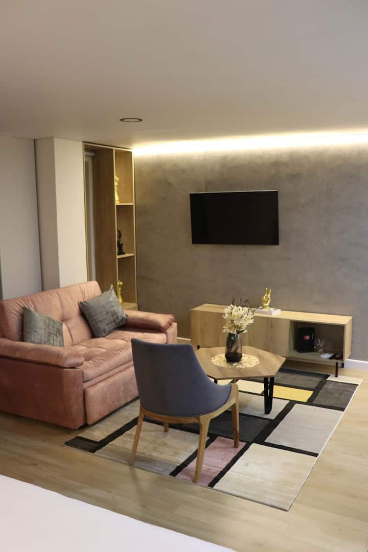 Moderno Apartamento Con Jacuzzi - Medellín