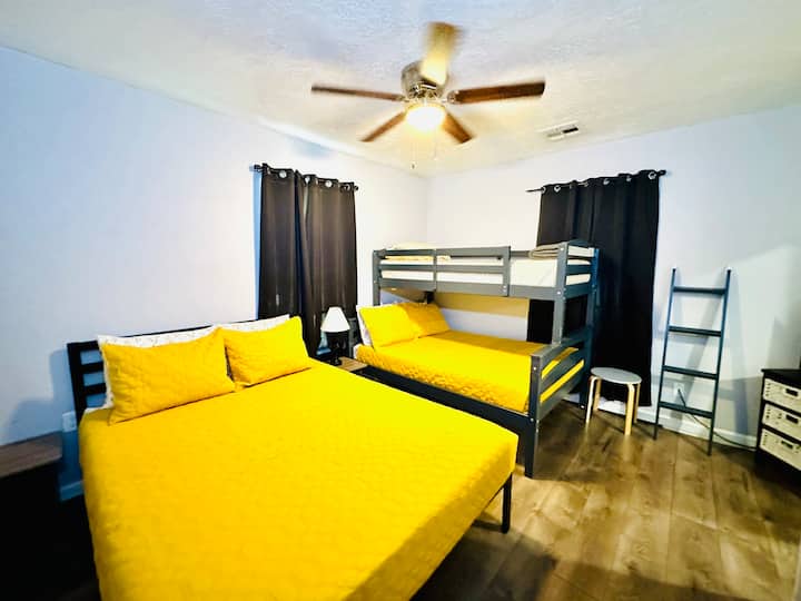 Juniper & Sun | Midterm Stays Lawton - ロートン, OK