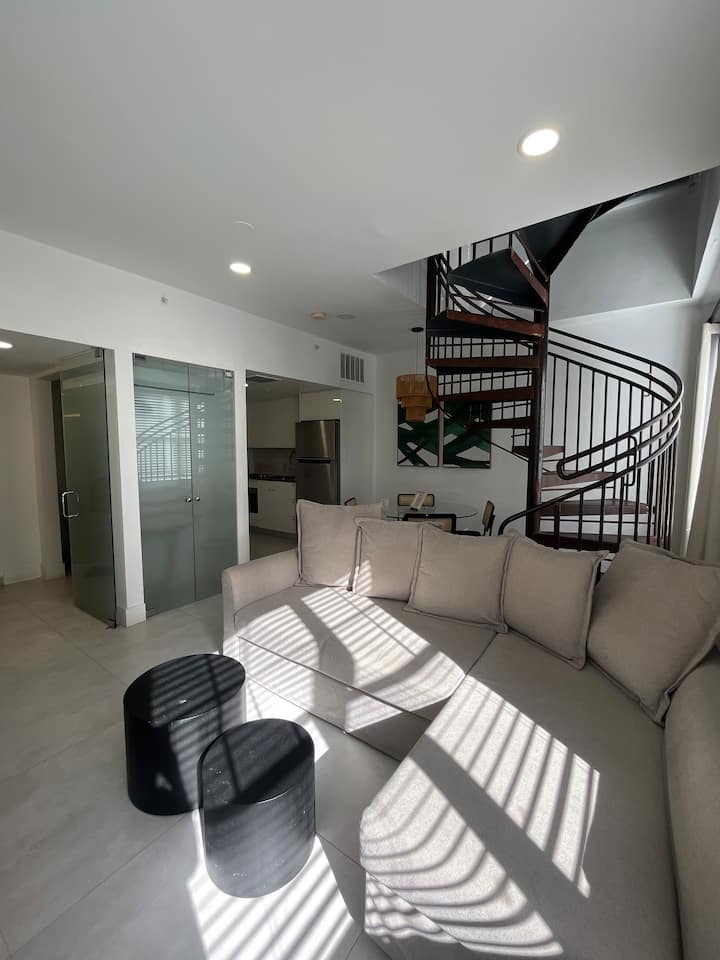 Two Floor Ph Terrace In Sobe (Up To 5 Guests) - Miami Beach, FL