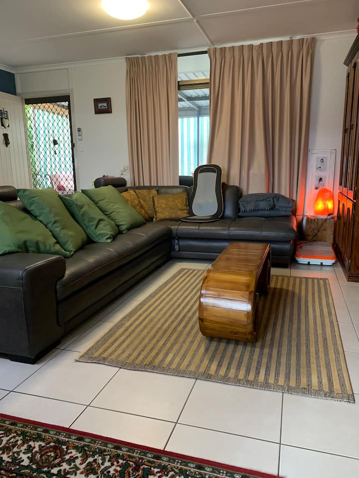 1 Queen Bedroom Shared Amenities - Maleny