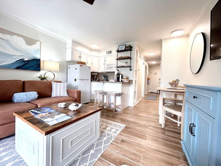 Beachfront | 2 Pools | Private Balcony | Remodeled - Galveston Island, TX