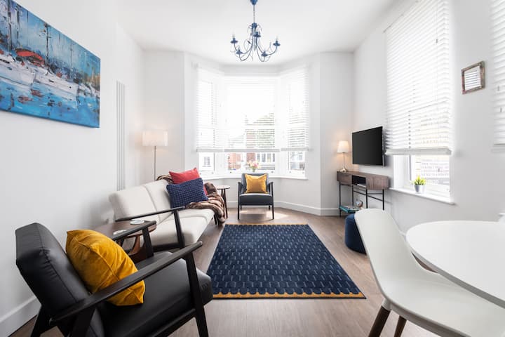 Modern 2-bedroom Unit Near Coast, Town & Hospital - スカボロー
