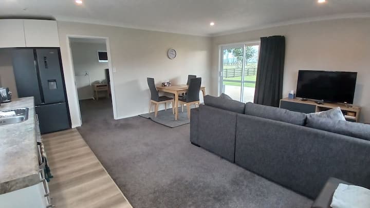The Guest House- Awakeri-
Boutique Style Cottage - Kawerau