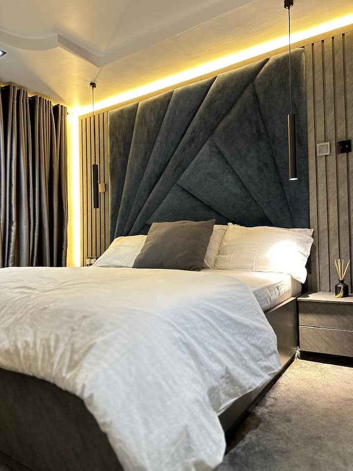 Luxury 1-br With 24/7 Power & Fast Wi-fi - Abuja