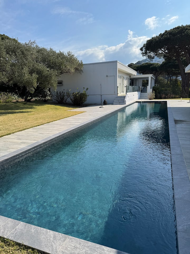 Villa Avec Jardin Et Piscine, à 2 Pas De La Plage - Ajaccio