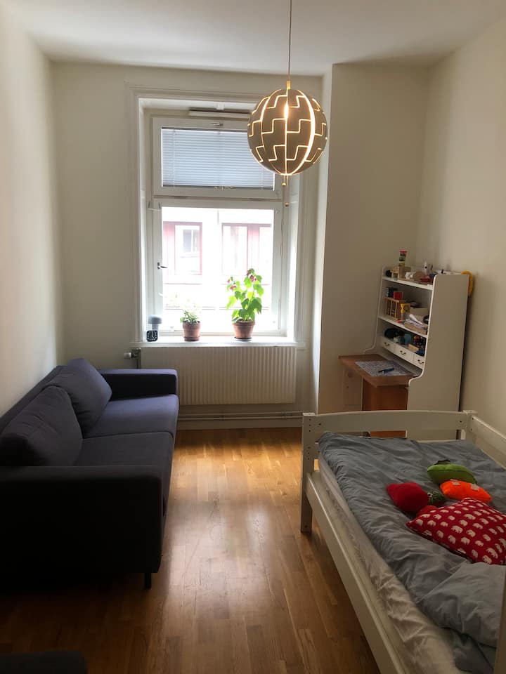 Family Friendly 2 Bedroom Apartment - Stockholm