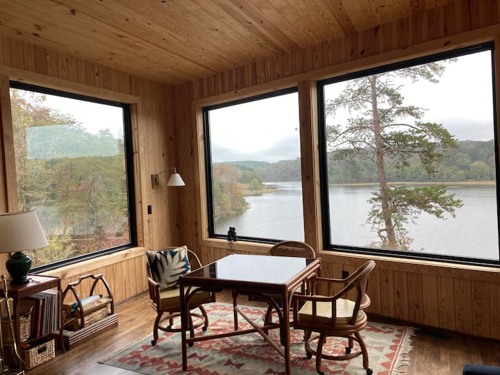 Serene Modern Cabin On Lake Tuscaloosa - Tuscaloosa, AL