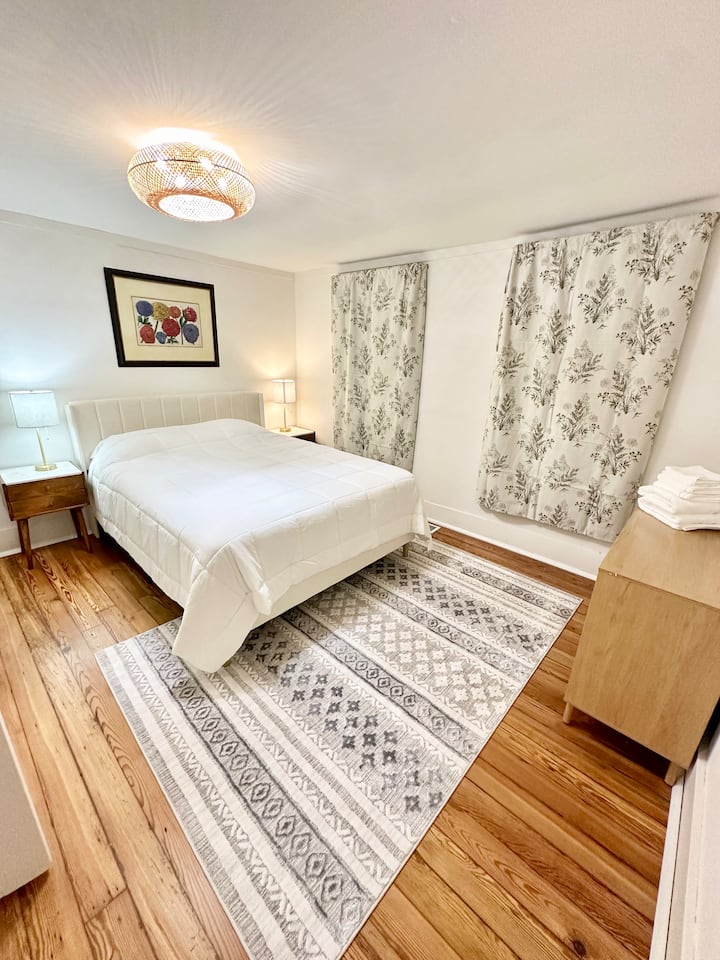 3 Bedroom Cozy Chic Downtown Bungalow - Wilmington, NC