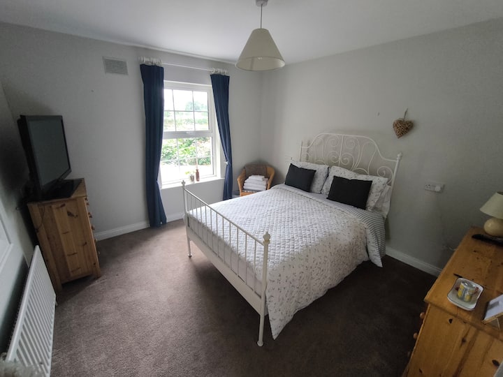 Private Room & Bathroom - Kildare