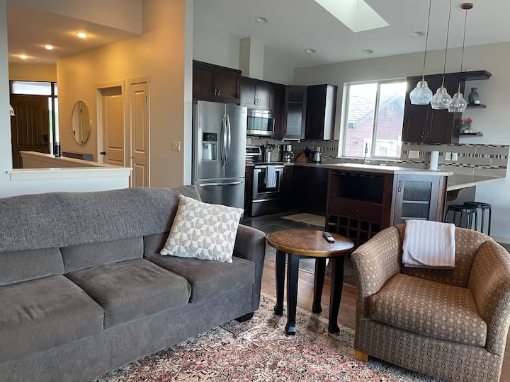Bright 3 Bdrm/big/lovely/central - Kamloops