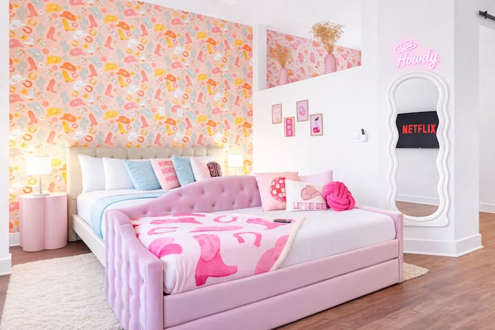 Walk To Broadway! Sleeps 6! Heated Pool! - Nashville, TN