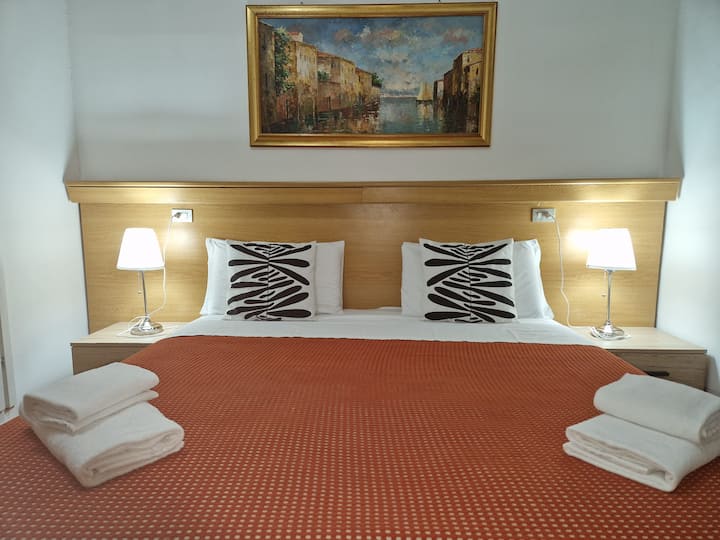 Deluxe Double Room With Private Bathroom - Venise