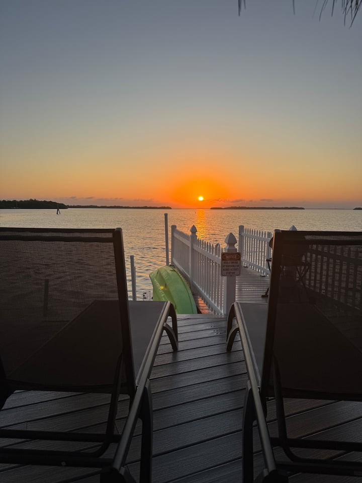 Oasis3 Oceanfront Tiny House W/ Sunset Views - The Bahamas