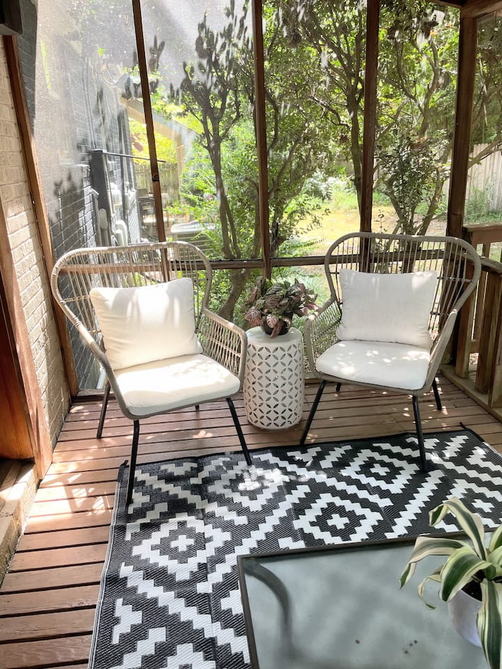 The Blue House - Memphis