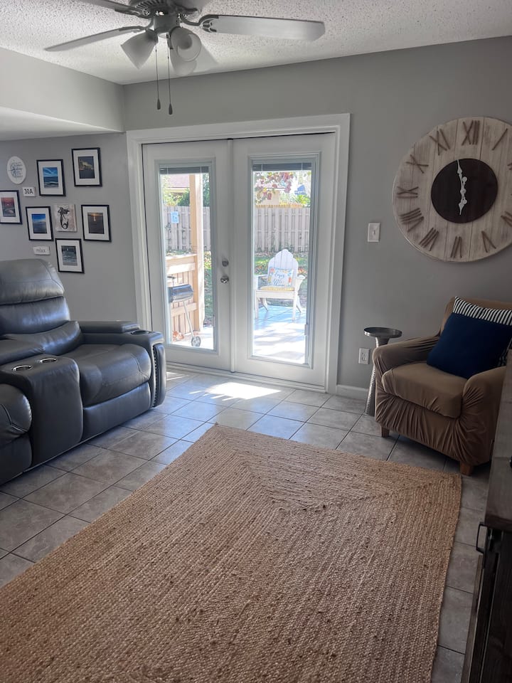 3 Bdrm Condo- 4 Pools, Hot Tub & Walk To Beach - Panama