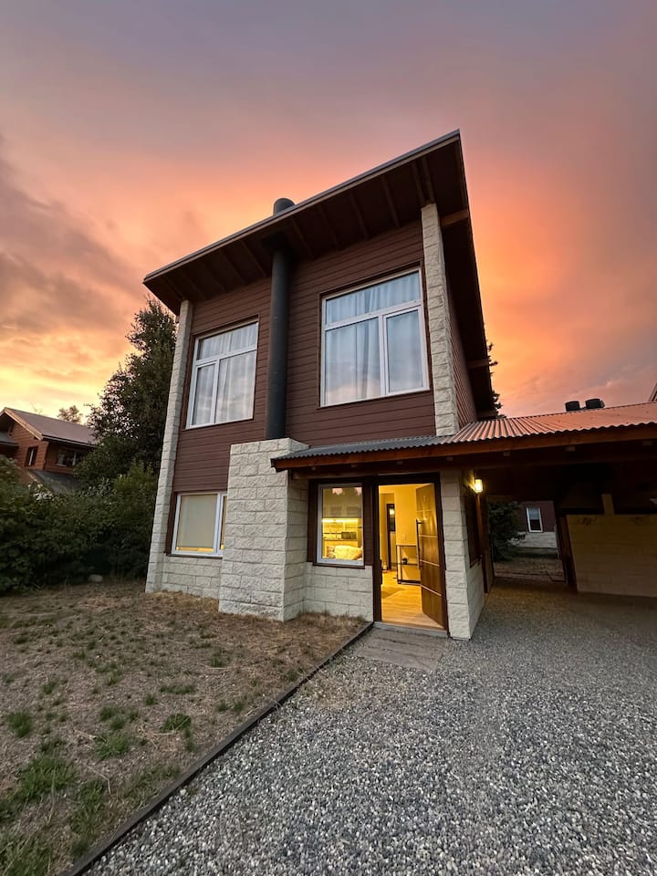 Maravillosa Casa Sukha Alojamientos Patagonicos - Villa La Angostura