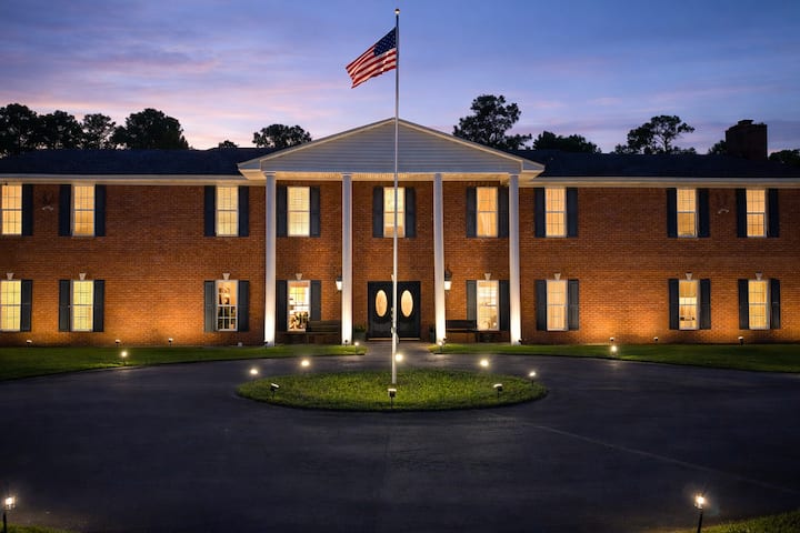 Bed And Breakfast | Fort Stewart | Hot Tub - Hinesville, GA