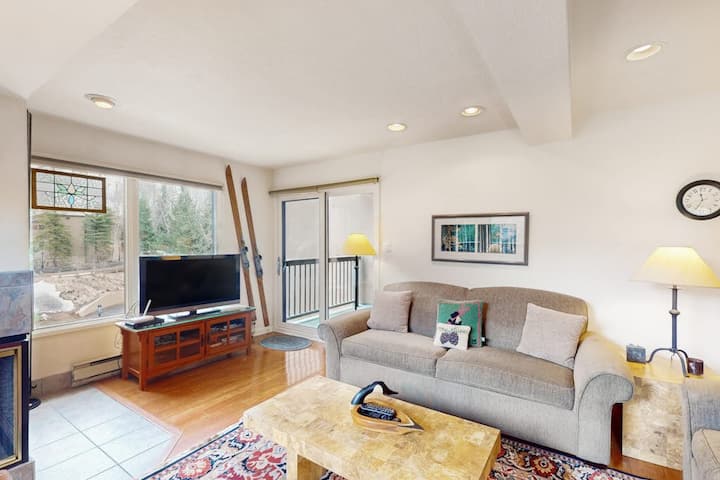 1br Mtn-view Condo W/fireplace, Hot Tub, Pool, W/d - Vail, CO