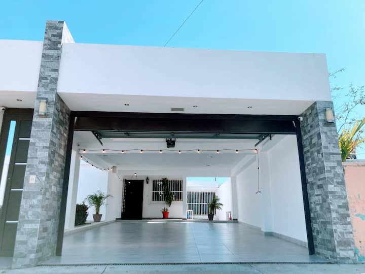 Hermosa Casa Familiar, Con Cochera Privada - Mazatlan