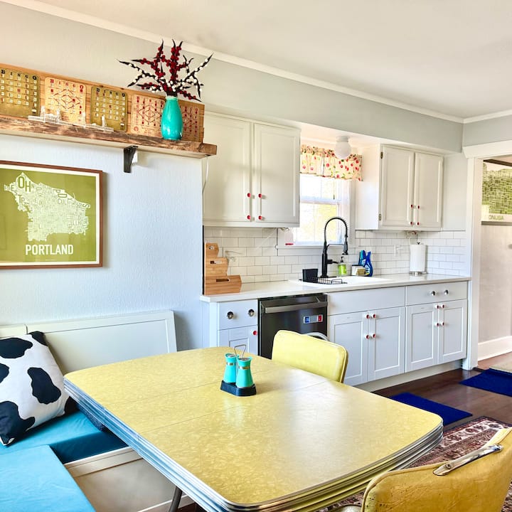 Jasmine House
Vintage Vibe. Modern Amenities. - Portland, OR