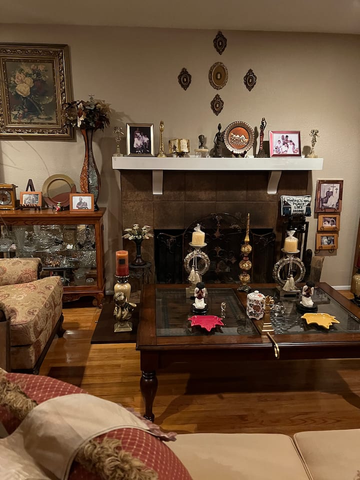Peaceful, Caring, Respectful Room #1 - Rialto, CA