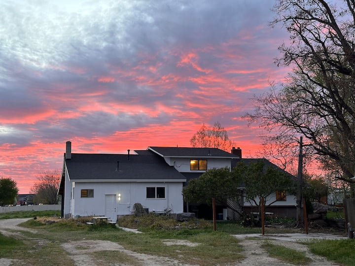 Cozy 1900s Farmhouse • Peaceful Private Acreage - Boise, ID
