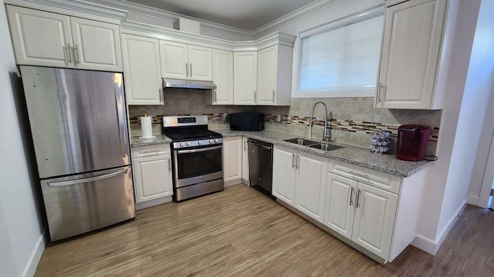 Spacious Getaway: Perfect For Families & Friends - Surrey, BC